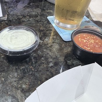 WINGS Y MAS - Updated December 2025 - 73 Photos & 83 Reviews - 1145 W ...