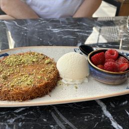 PERA BISTRO - Updated December 2025 - 153 Photos & 62 Reviews - 1193 ...