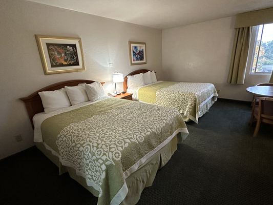 DAYS INN & SUITES BY WYNDHAM FULLERTON - Updated August 2024 - 82 ...