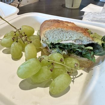 QUEEN BEE CAFE - Updated April 2025 - 137 Photos & 80 Reviews - 8805 ...