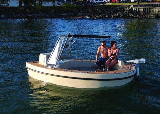 LUX HOT TUB BOATS - Updated September 2024 - 1800 Westlake Ave N, Seattle, Washington - Boating ...