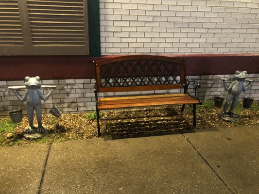 THE FROGHEAD GRILL - Updated February 2025 - 137 Photos & 205 Reviews ...