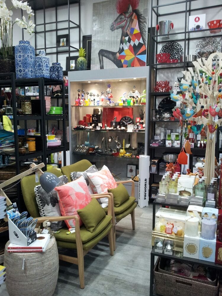 OLLIE & LLOYD BY OLIVE HOME - 76 Skyring Terrace, Newstead Queensland ...