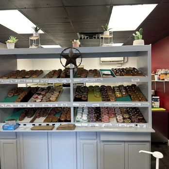 LONE STAR DONUTS - Updated October 2025 - 25 Photos & 40 Reviews - 2649 ...