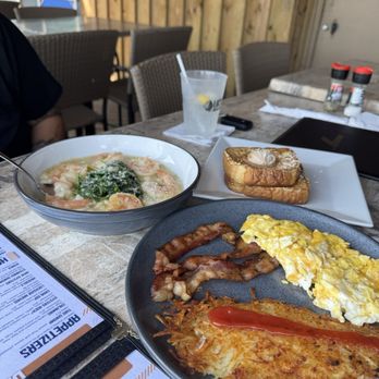 LOCKSIDE BAR AND GRILL - Updated October 2025 - 356 Photos & 361 ...