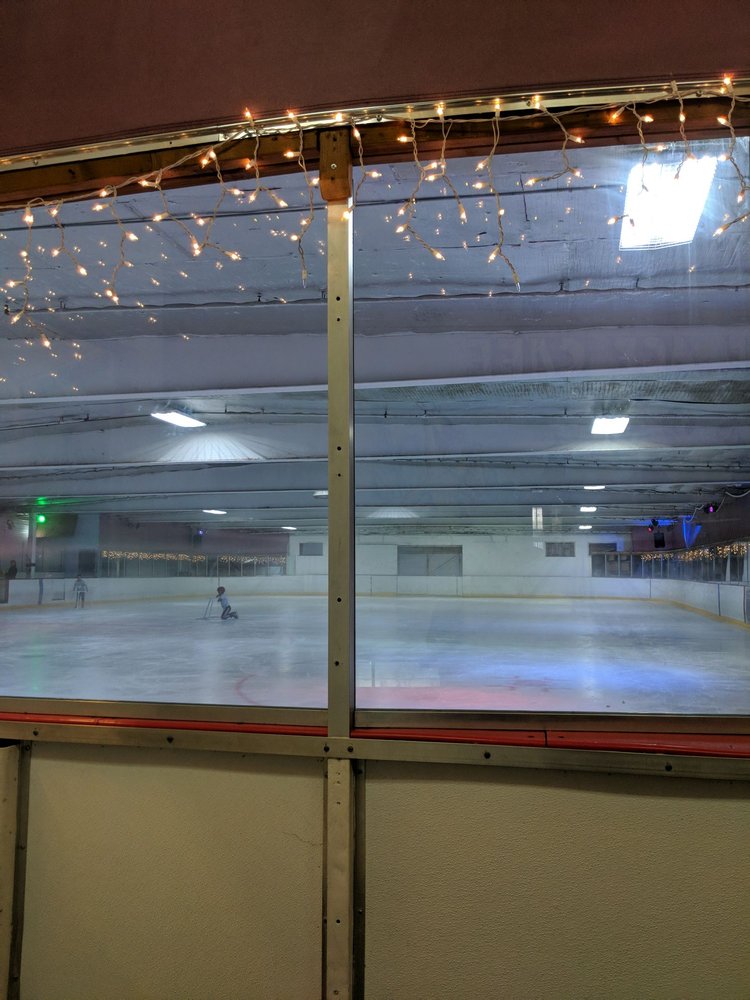 ICELAND ICE SKATING CENTER - 23 Photos & 89 Reviews - 14318 Calvert St ...