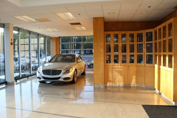 FLAGSHIP MOTORCARS OF LYNNFIELD - Updated December 2025 - 71 Photos ...
