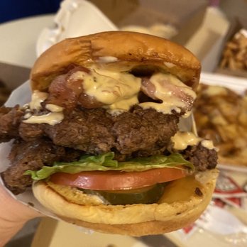 UNIBURGER - Updated January 2026 - 40 Photos & 26 Reviews - 4412 Rue ...
