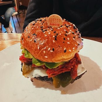 GORDON RAMSAY BURGER - Updated May 2024 - 993 Photos & 544 Reviews - 2 ...