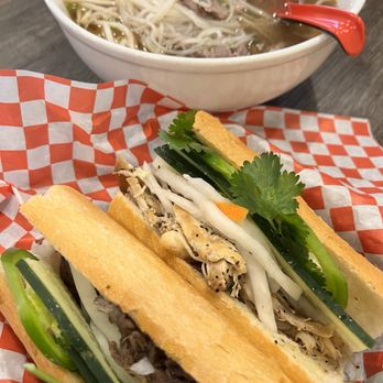 BANH MI PHO U! - Updated December 2025 - 147 Photos & 199 Reviews ...
