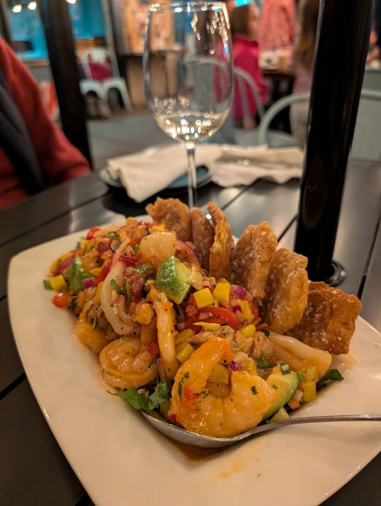 HOOKED ON STATE STREET RESTAURANT - Updated October 2025 - 31 Photos ...