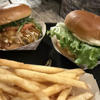 KENJI BURGER - Updated May 2025 - 1045 Photos & 1193 Reviews - 4-788 ...