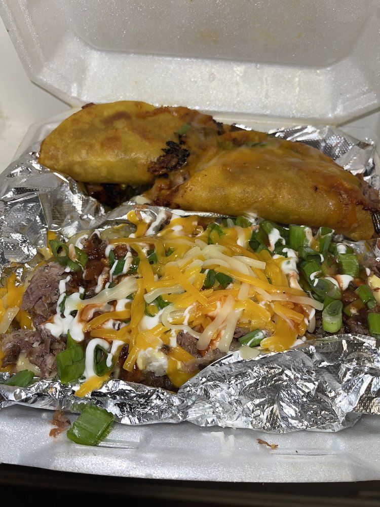 CHUBZ SPUDZ - 26 Photos - Denton, Texas - Smokehouse - Restaurant ...