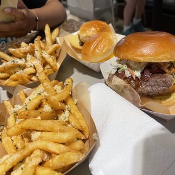 MAHALOHA BURGER - ALA MOANA - Updated May 2024 - 559 Photos & 285 ...
