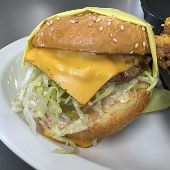 TOM’S JR BURGERS - Updated August 2024 - 85 Photos & 123 Reviews - 2775 ...