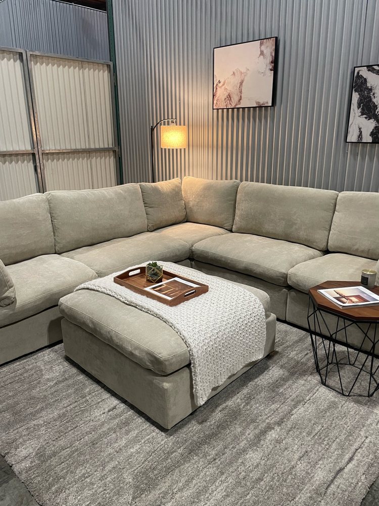 COZY COUCH - Updated December 2025 - 46 Photos - 18255 Segale Park Dr B ...
