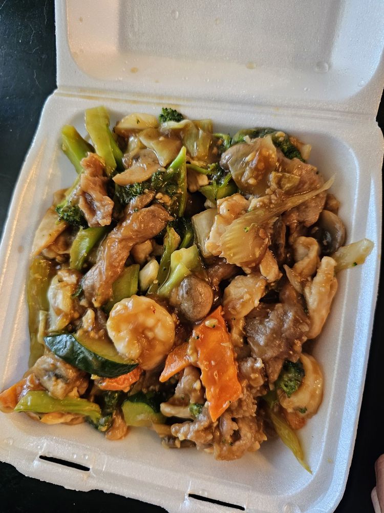 GREAT WOK - Updated January 2026 - 115 Photos & 243 Real Reviews - 3646 ...