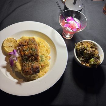 42 BAR AND GRILL - Updated October 2025 - 131 Photos & 44 Reviews - 327 ...