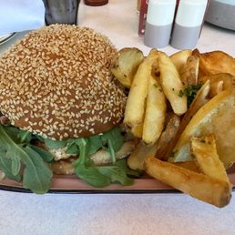 MAPLE RIDGE GROCER - Updated December 2025 - 235 Photos & 105 Reviews ...