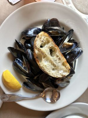 THE COMMON MAN - Updated January 2026 - 156 Photos & 341 Reviews - 304 ...