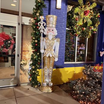 CHRISTMAS IN THE DELLS DINNER SHOW - Updated December 2024 - 31 Photos ...