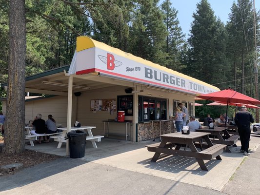 BURGERTOWN DAIRY FREEZE - Updated August 2025 - 53 Photos & 99 Reviews ...