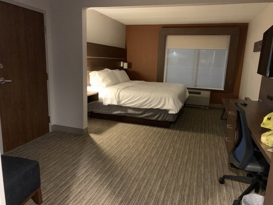 HOLIDAY INN EXPRESS & SUITES BALTIMORE - BWI AIRPORT NORTH - Updated ...