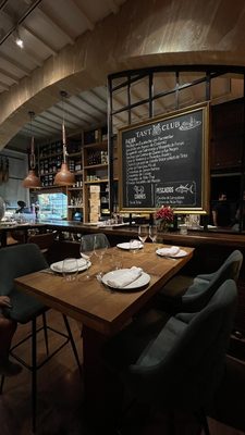 TAST CLUB - Updated October 2024 - 74 Photos & 22 Reviews - Carrer de ...