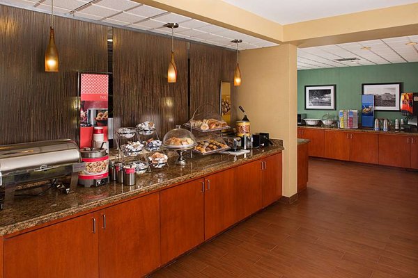 HAMPTON INN NAPLES-CENTRAL - 60 Photos & 31 Reviews - 3210 Tamiami Trl ...