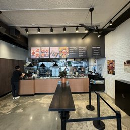 ONGI - Updated November 2025 - 32 Photos & 23 Reviews - 295 Park Ave S ...