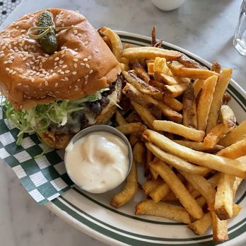 MILOU - Updated December 2025 - 143 Photos & 50 Reviews - 1375 Dundas ...