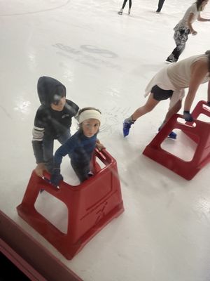 BLAZERS ICE CENTRE - Updated August 2025 - 14 Reviews - 8000 S I 35 ...