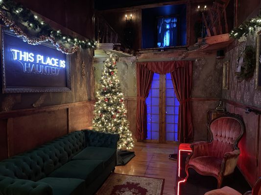 HAUNTED MANOR MINI GOLF & PING PONG - Updated November 2025 - 28 Photos ...