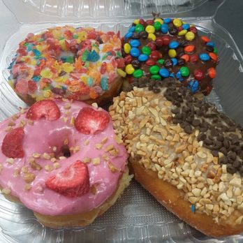 CALIFORNIA DONUTS - Updated December 2024 - 6299 Photos & 3111 Reviews ...