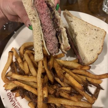 HIGHLAND TAP - Updated October 2025 - 346 Photos & 444 Reviews - 1026 N ...