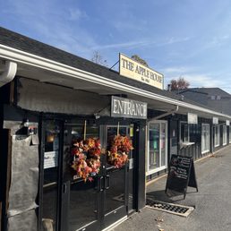 THE APPLE HOUSE - Updated May 2025 - 667 Photos & 594 Reviews - 4675 ...