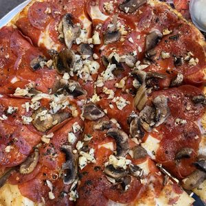TRACKSIDE PIZZA - 106 Photos & 280 Reviews - 201 N Meridian, Puyallup ...