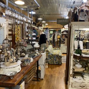 CUMBERLAND MOUNTAIN GENERAL STORE - Updated January 2026 - 14 Photos ...