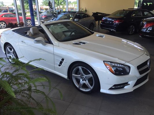 MERCEDES-BENZ OF NOVI - Updated December 2025 - 39 Photos & 79 Reviews ...