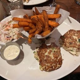 VILLAGE TAVERN - Updated October 2025 - 89 Reviews & 174 Photos - 4140 ...
