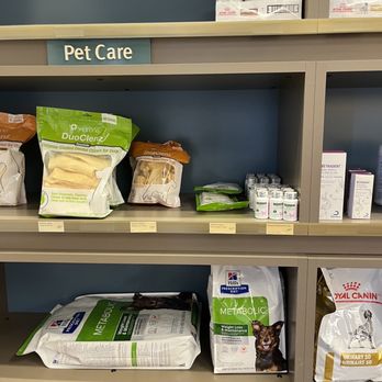 BANFIELD PET HOSPITAL - Updated October 2025 - 93 Photos & 136 Reviews ...