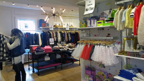 GOOD NEIGHBOUR - Updated January 2026 - 935 Queen Street E, Toronto ...