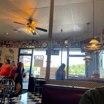 HUNGRY DAWG’S DINER - Updated December 2025 - 89 Photos & 155 Reviews ...