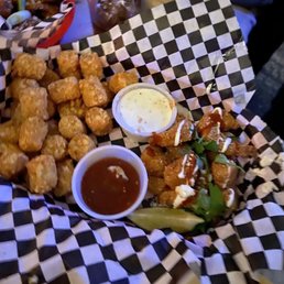 PIGNIC PUB & PATIO - Updated December 2025 - 688 Photos & 276 Reviews ...