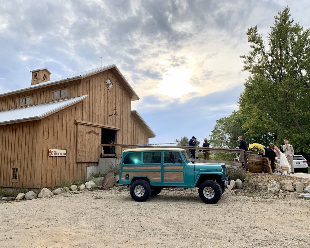 PRAIRIE BELLS BARN - Updated March 2025 - 53 Photos - 3329 Johnson Rd ...