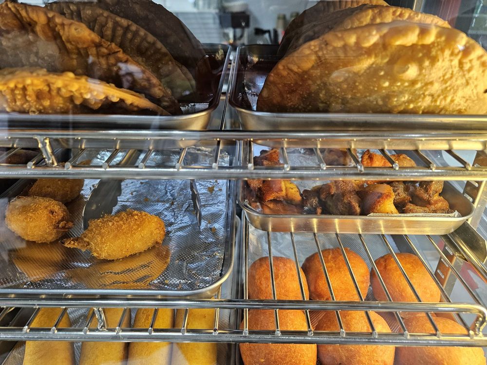 EL CAFETIN - Updated December 2025 - 10 Photos - 276 Cottage St ...