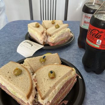 LAKESIDE DELI VERONA - Updated December 2025 - 49 Photos & 65 Reviews ...