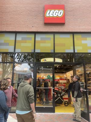 THE LEGO STORE - Updated May 2024 - 14 Photos - 172 Central Park Ave ...
