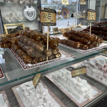 CHOCOLATE AND NUT KINGDOM - Updated November 2024 - 147 Photos & 32 ...