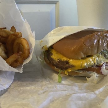 BUZZS DRIVE IN - Updated December 2025 - 121 Photos & 137 Reviews ...